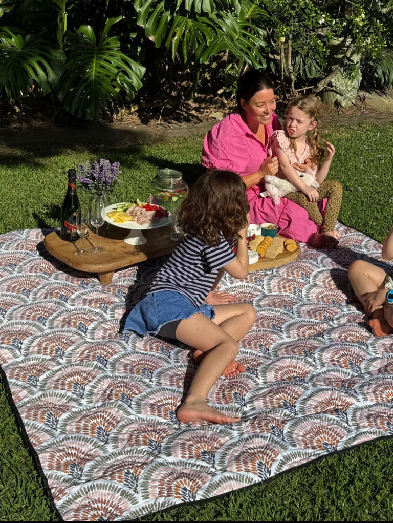 Best Picnic Blanket for Families: Your Sustainable Picnic Blanket Guid ...